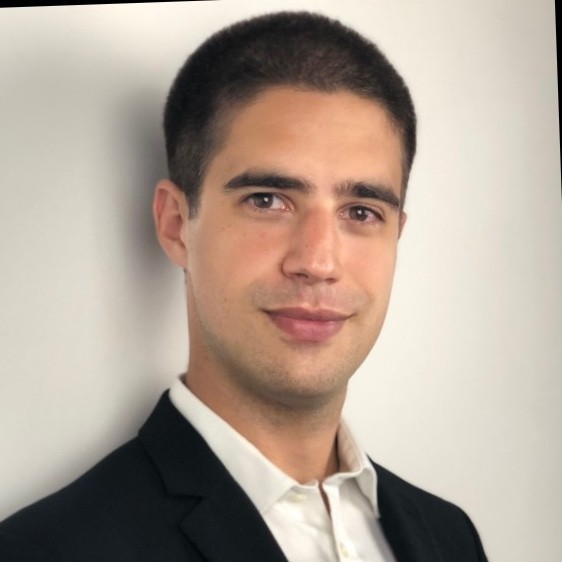 Quantum NLP with the lambeq–PennyLane integration